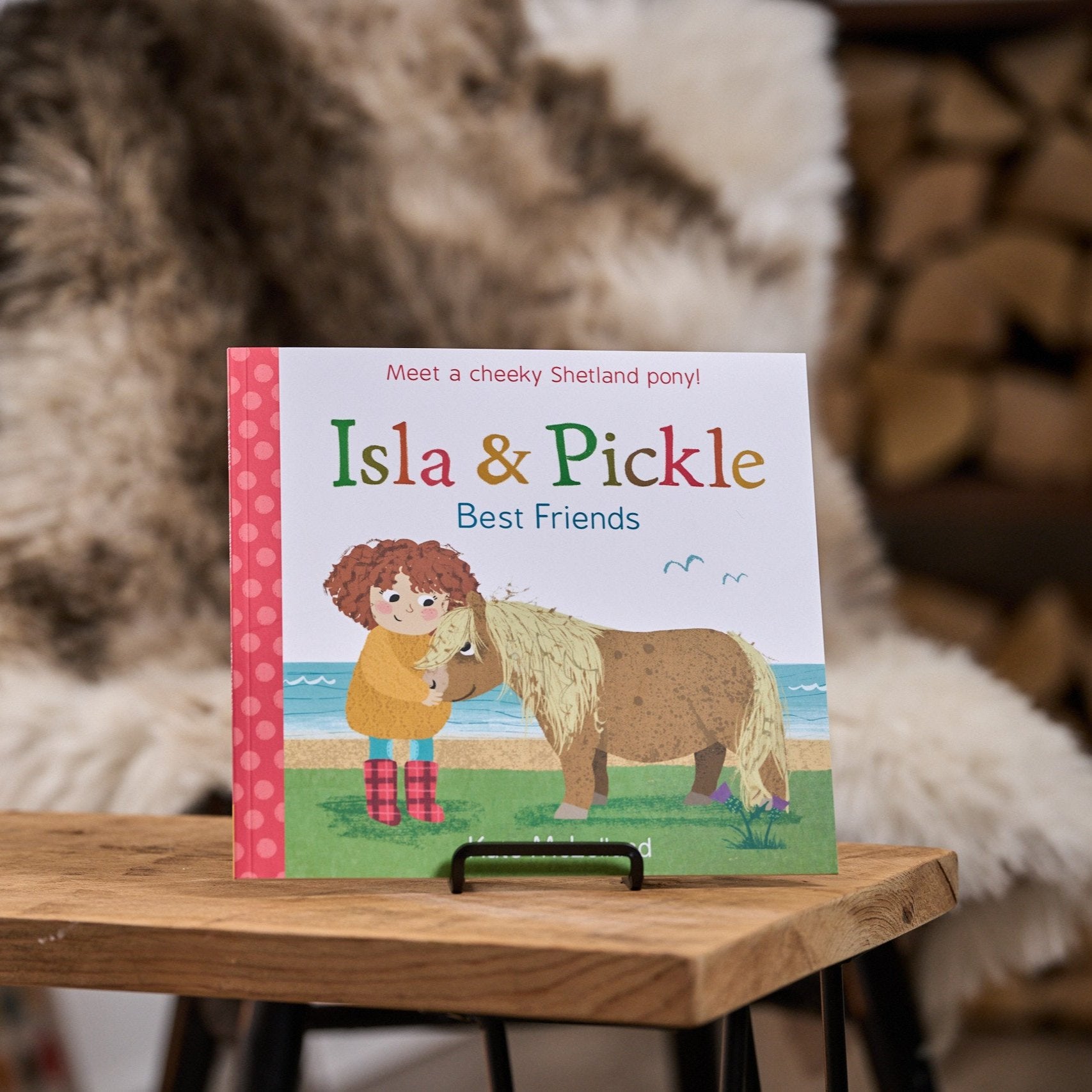 Isla and Pickle: Best Friends